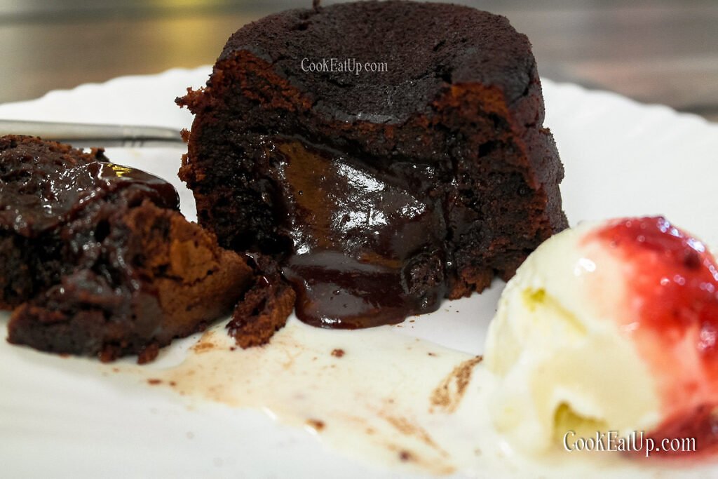 The secret for the perfect Lava cakes and how they differ from ...